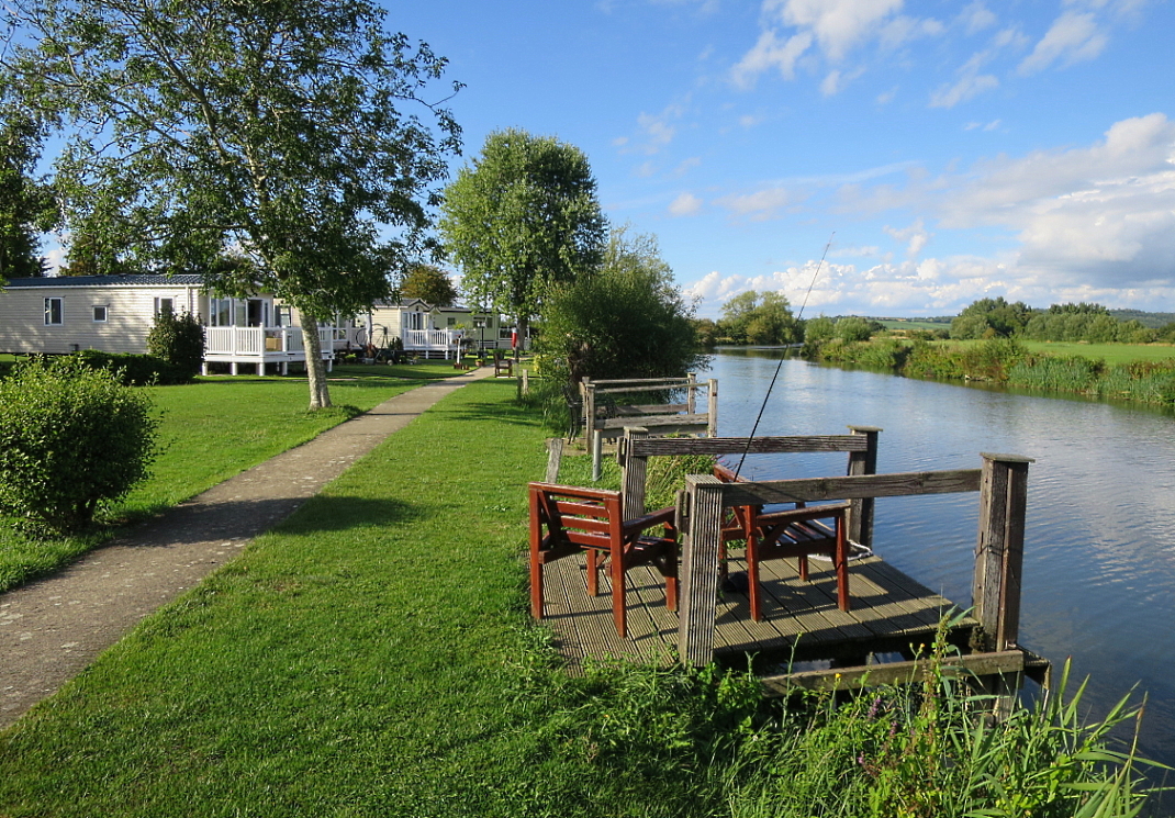 Bablock Hythe Caravan Park - Green Wood Parks